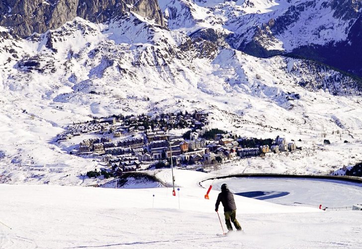 Ofertas esquí Andorra, España y Francia - Esquiades.com